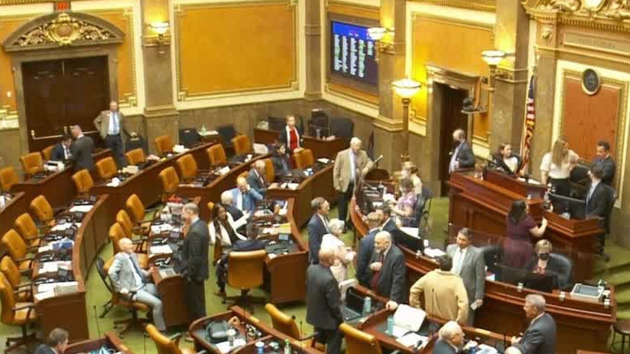 Utah House votes to approve controversial congressional redistricting map