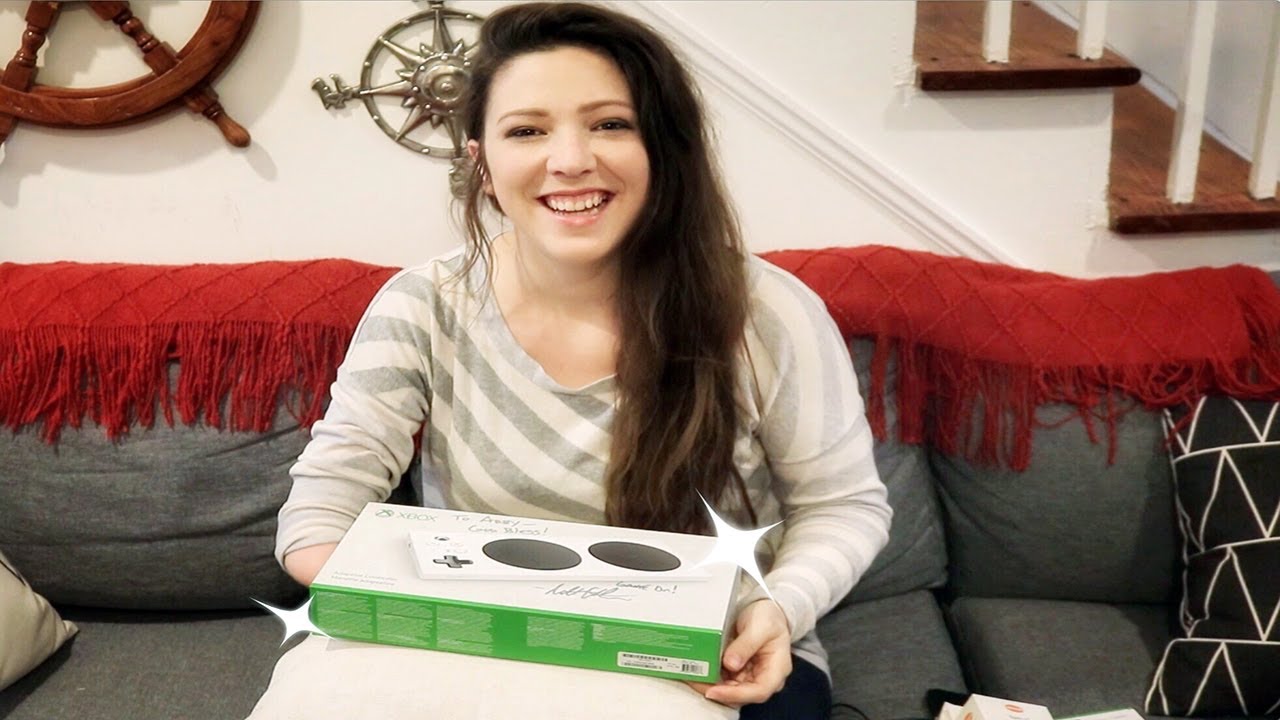 Xbox Adaptive Controller ONE Handed | Gaming With My Feet???