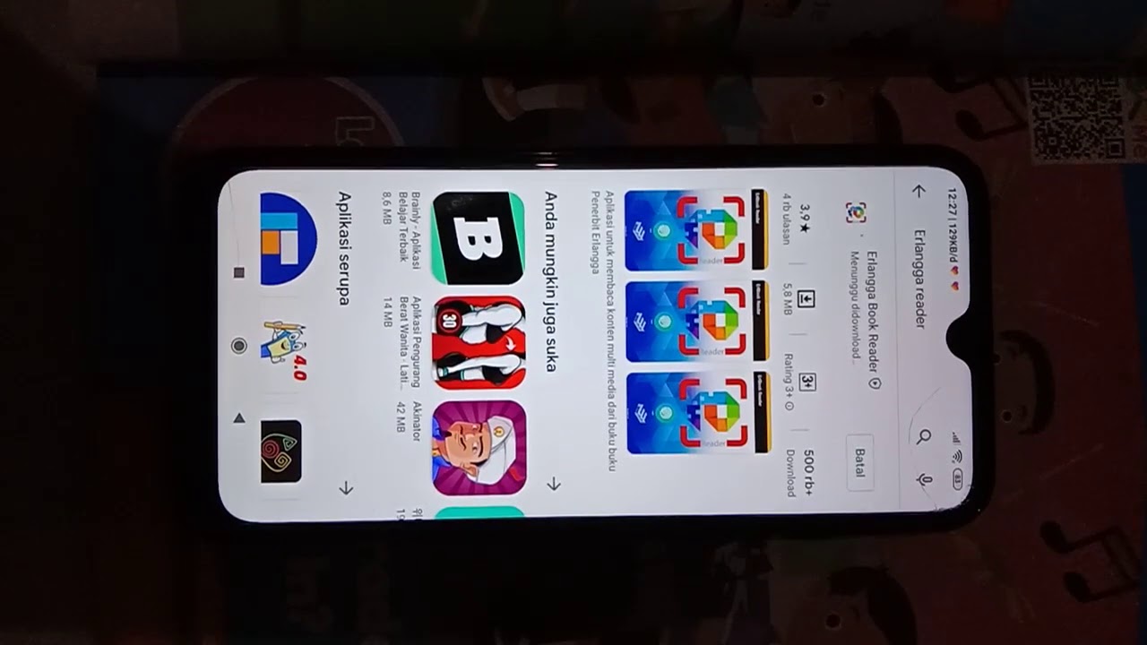 cara download aplikasi Erlangga Reader di Play Store.