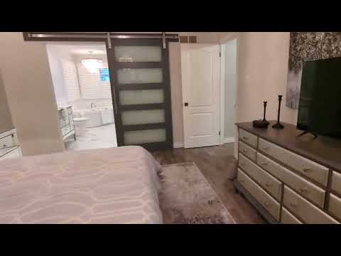 Upstairs - 408 Sunnyside Crs