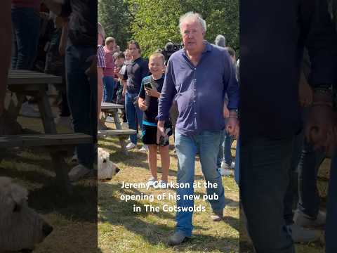 Jeremy Clarkson opening his new pub The Farmer’s Dog #jeremyclarkson #clarksonsfarm #pub #cotswolds