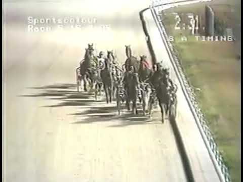 Moonee Valley Trots 15th March 1985 - Race 5 🥇 PARADING (Clinton Welsh)