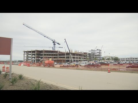 CHS Airport New Parking Garage