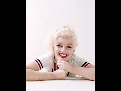 Marilyn Monroe - The tennis sweater sitting 1955. By Milton Greene #shorts #photos #photography