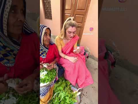 Aaj pura ghar me badbu h ???????? #foreigner #couple #india #villagelife #hindi