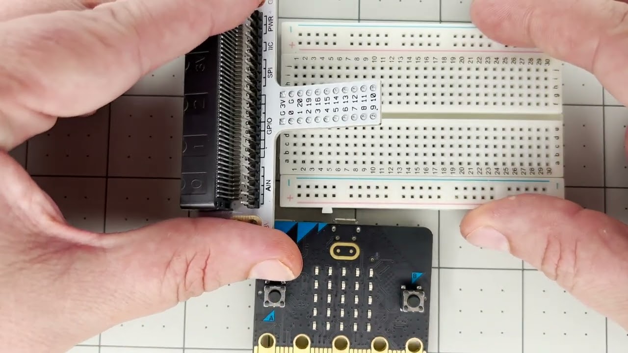 Elecfreaks micro:bit Starter Kit - 00 - Breadboard