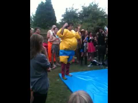 Diva Fever Sumo Wrestling