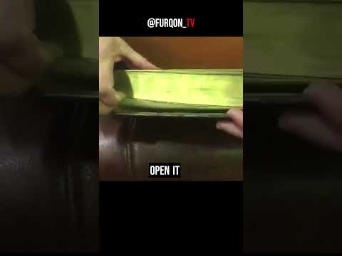 MARVELS OF GOLD QURAN (MUSHAF) DEMONSTRATION #shorts #Allah #love #islamic #quran