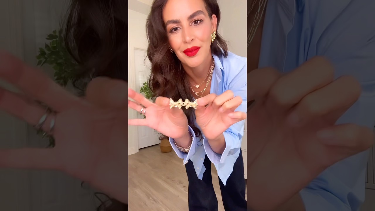 Shirt fashion hack! Outfits pinned comment ☀️#diy#hacks #howto #styleideas