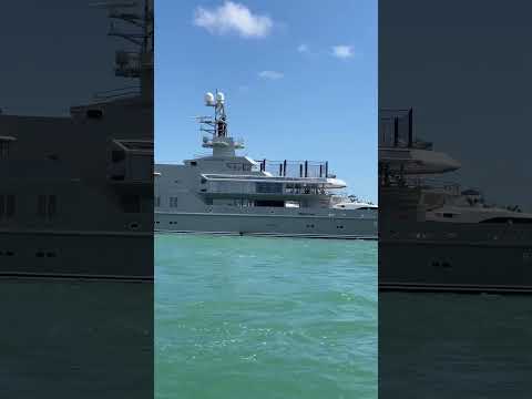 What does the word “SKAT” mean? #yachtieworld #motoryachtskat #luerssenyachts #readdescription