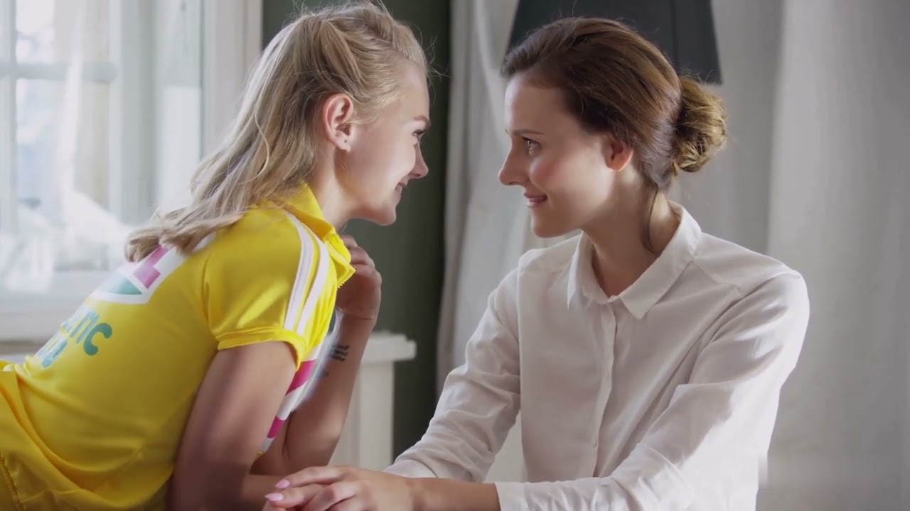 Lesbian Kisses 68