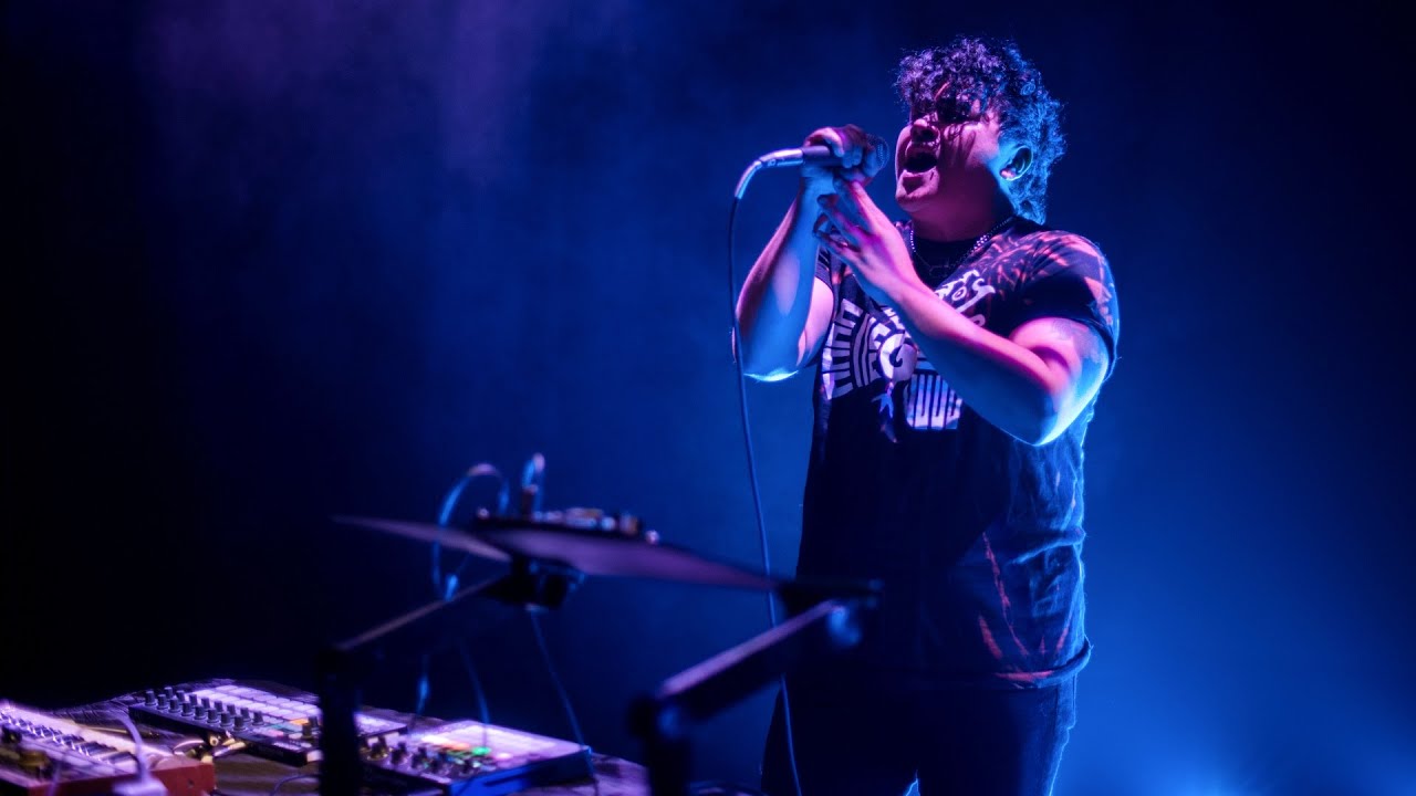 Flor de Nopal performs in Centennial Hall