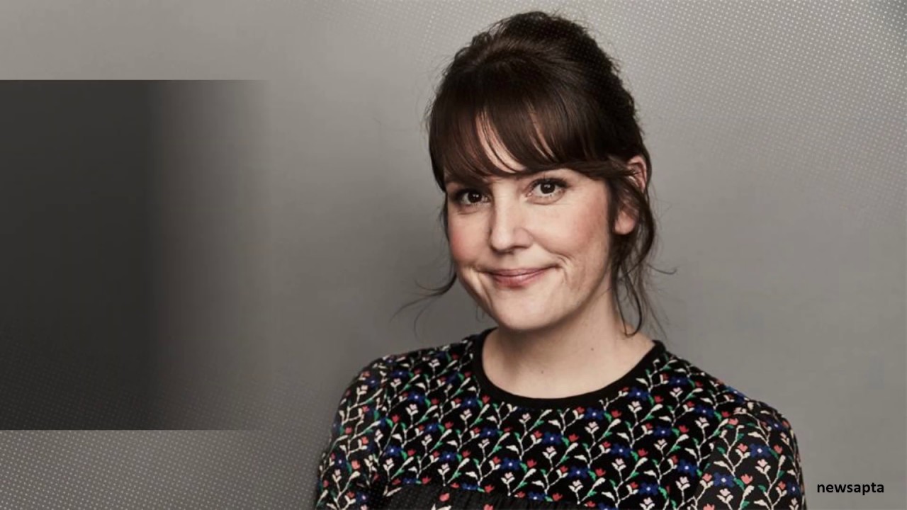 BIOGRAPHY OF MELANIE LYNSKEY