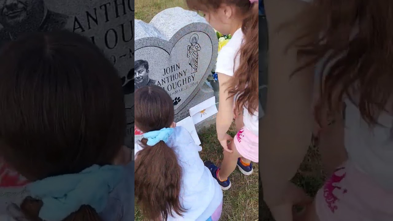 Mis trillizos llevando dibujos a papá por el Día del padre.#trending #diadelpadre