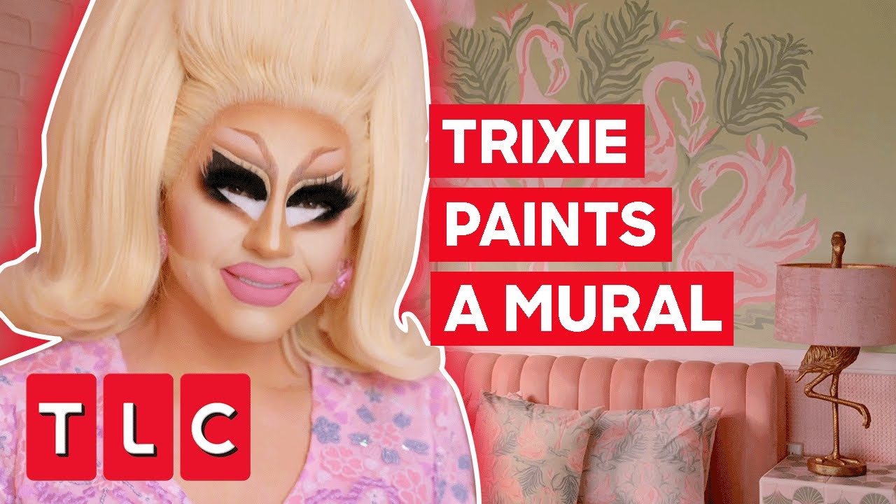 Trixie Paints A Beautiful Flamingo Mural! | Trixie Motel