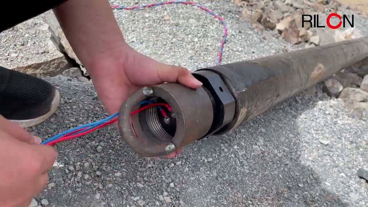 How does the CO2 rock breaking system work?