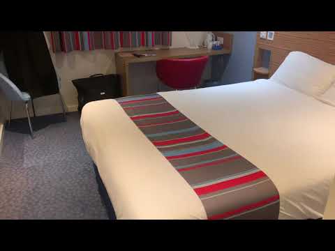 £26.99 Travelodge hotel Bristol review UK 🇬🇧