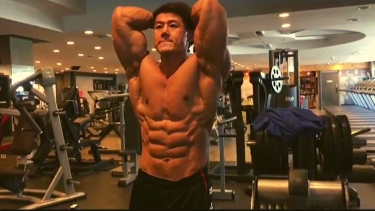 Korean Bodybuilder Muscle Flexing #39