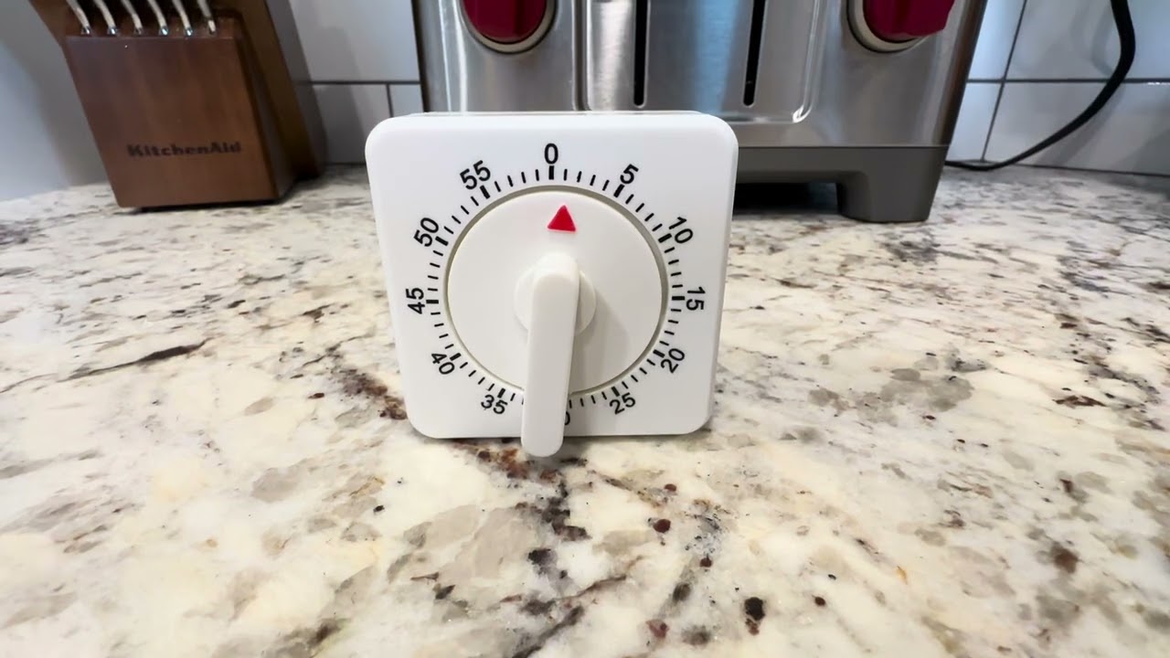 60 Minute Mechanical Kitchen Timer - See it Being Used
