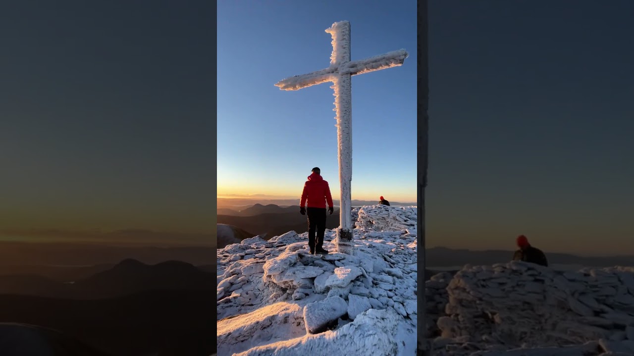 Sunrise on Irelands tallest mountain #Ireland #Hiking #Sunrise #Carrauntoohill