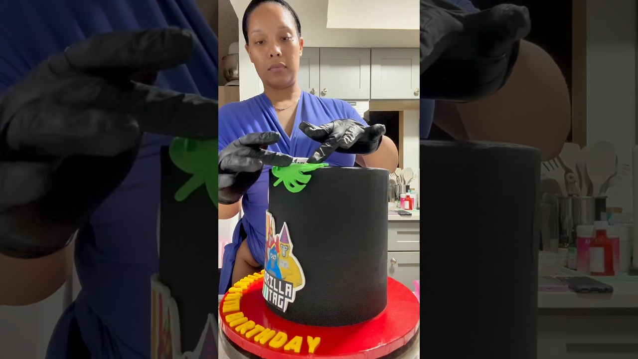 Gorilla Tag CAKE DECORATING #cakedecorating #cake #shortsvideo #shorts