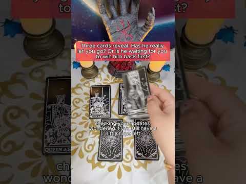 #tarot #fortuneteller #whatscomingupinlovelife #tarotreader #fortunetelling #fortune #soulmate