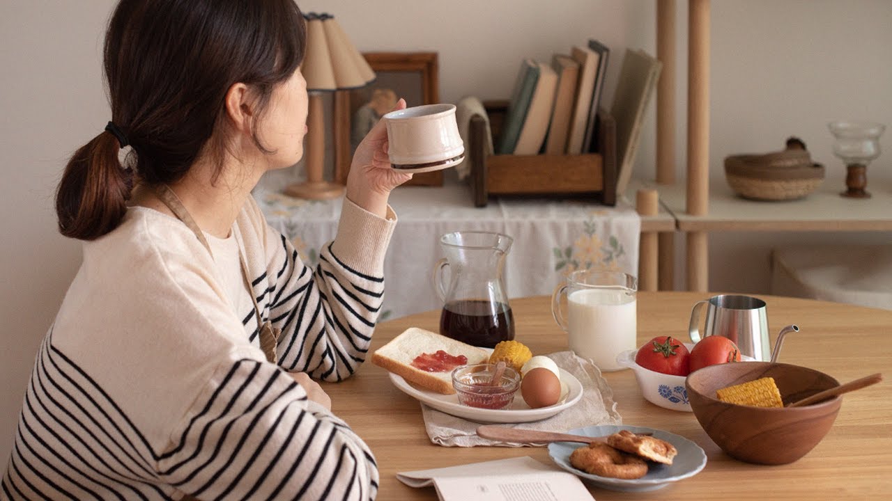 9 Aesthetic Korean Vloggers To Watch When You Need To Unwind