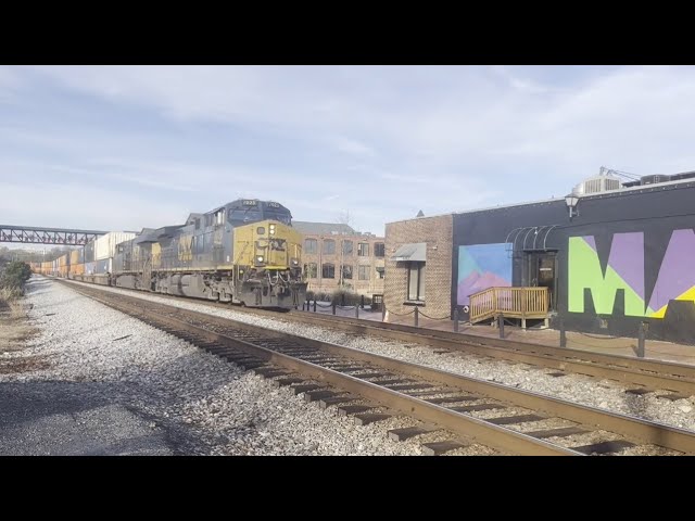 A Detailed Look at the CSX Intermodal Train Passing Through Marietta on ...
