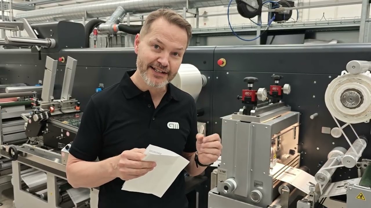 Booklet labels application with GM DC350Flex