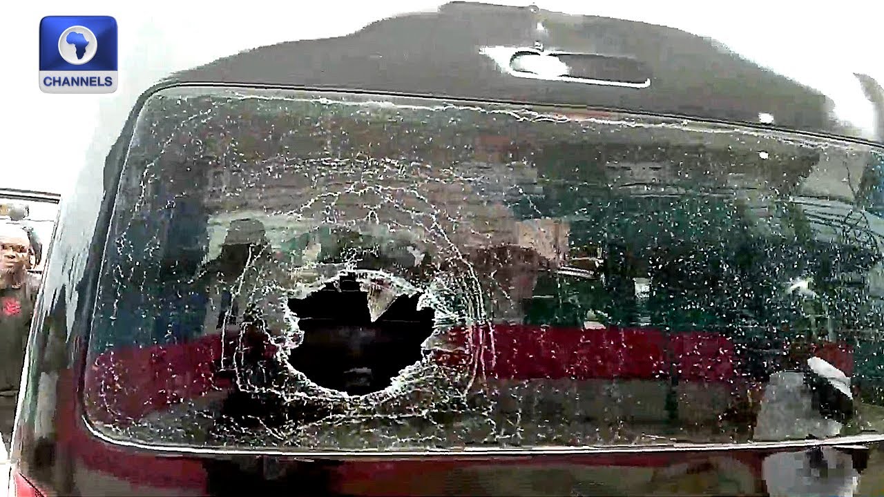 Violence Erupts As PDP, APC Supporters Clash At INEC Office In Port Harcourt