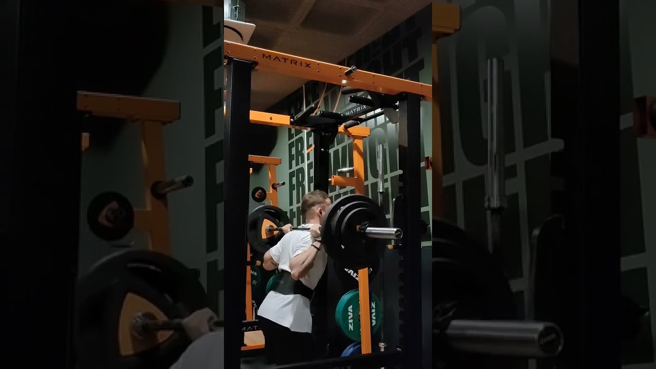 🔥VOLANDO EN SENTADILLA🔥 90×2🦍 #gym #motivation #powerlifting #fitness #sentadilla