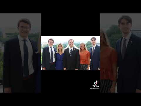 Ivy League Interns are a form of the ESTABLISHMENT!