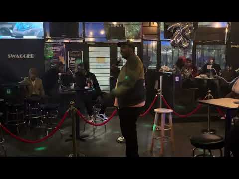 In Houston Tx at swaggers comedy club they like a refugee camp in thereπππππ#funny #comedia #comedy