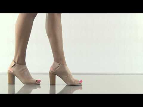 Slaater in Natural Le Steven by Steve Madden