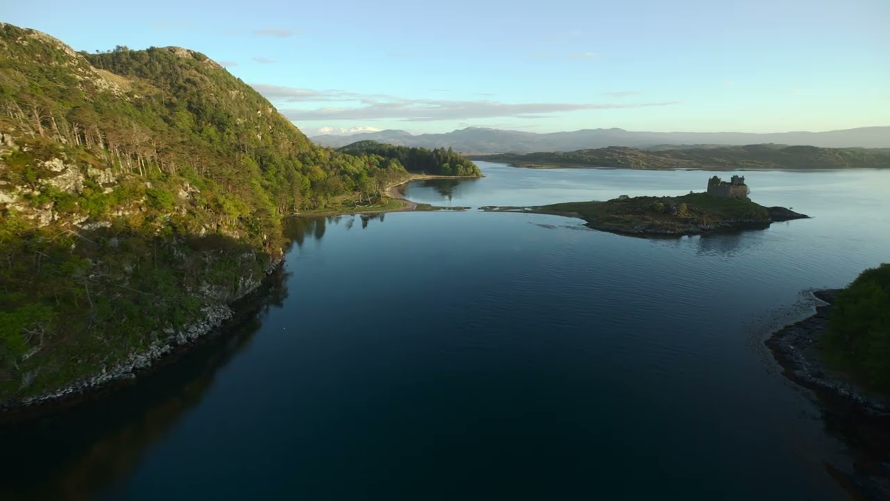 SCOTLAND CASTLE - macOS Cinematic Wallpapers in 4K