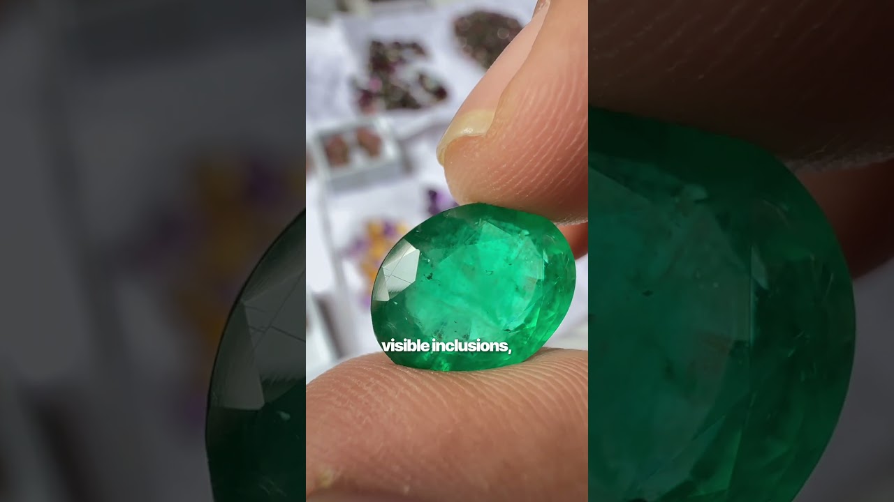 Emerald vs Peridot! #gemstone