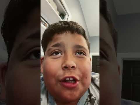 Cáter El stupido because he don’t know 700 divided by 2 which is 350 and 700 divided by 350 is two