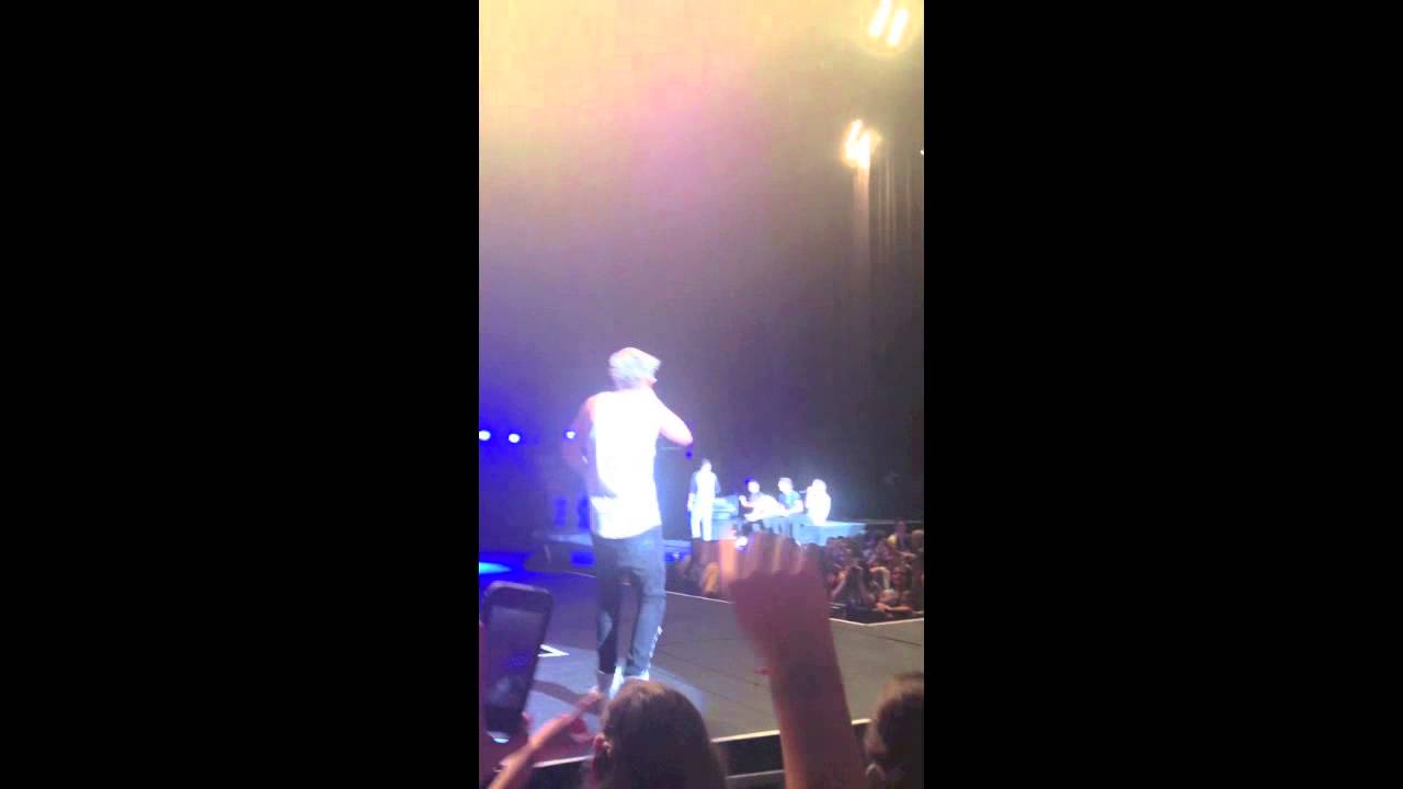 Niall Horan Rapping in Boston- 26 June 2013