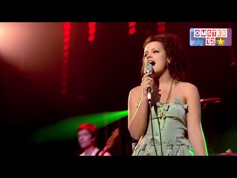 Lily Allen - Smile (Remastered) Live London 2006 HD