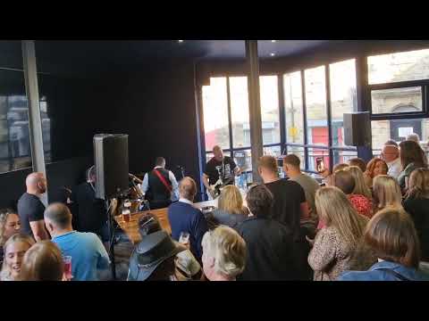Shades of Quo @ Barnsley Live, 8th June 2024