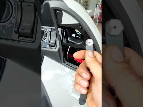 Mở cốp khẩn cấp sh mode 2024. cách sử dụng chìa nhựa màu đen #shmode - Xe Máy Channel