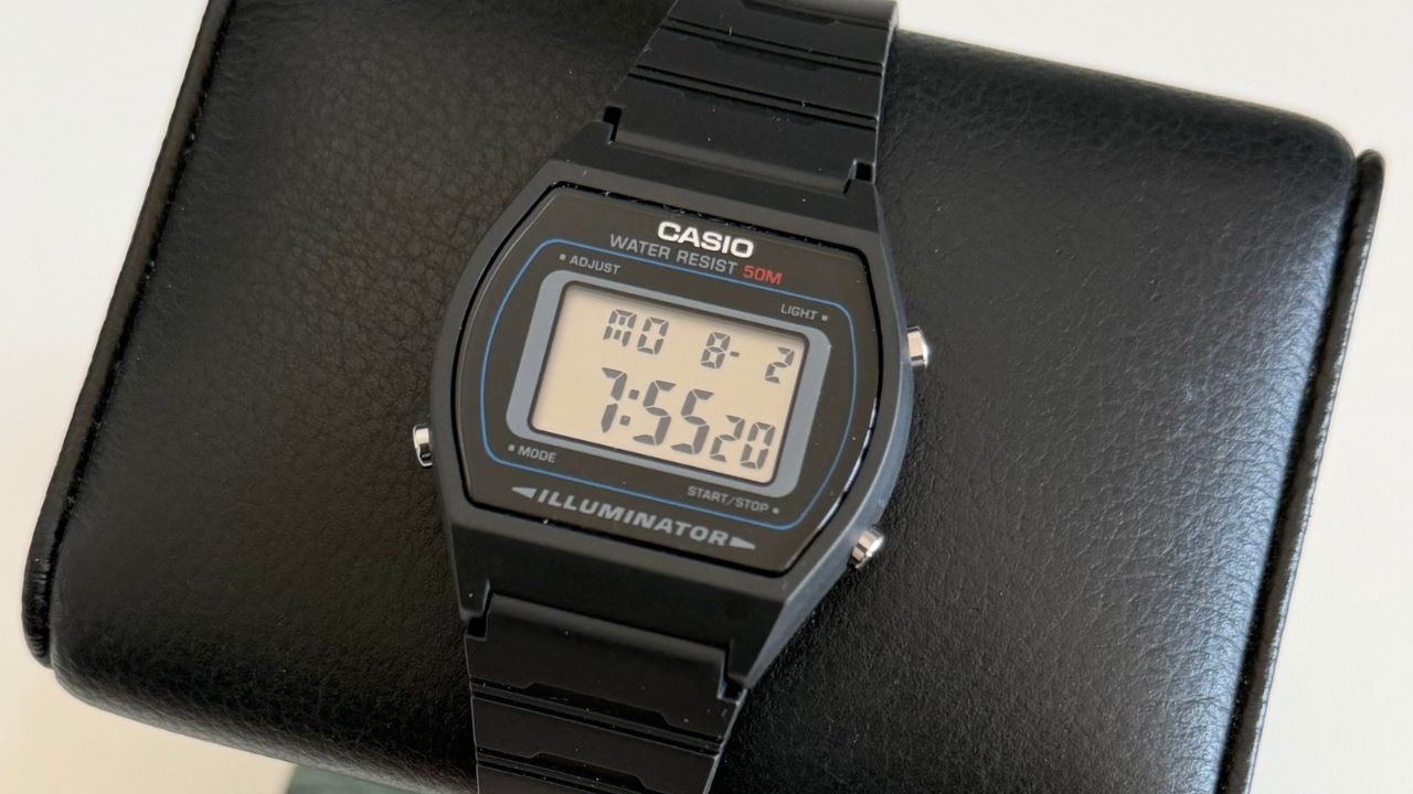 Casio W-202-1AVEF (Unboxing)