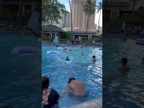 Hilton Hawaiian Village Waikiki Beach Resort Super Pool