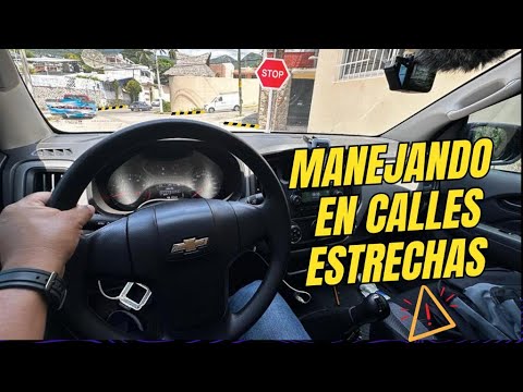 manejando camioneta en calles estrechas sin chocar