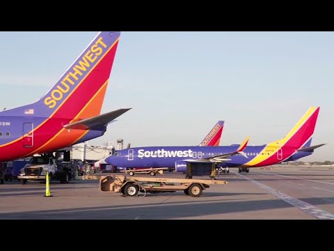 Southwest canceled more than 2,000 weekend flights and the disruption continues | ABC7