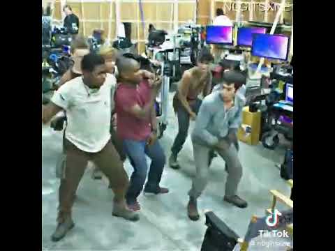 The maze runner actors dancing and having fun together❤️.