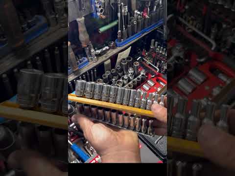 $39 GEARWRENCH 1/4 in. Drive 6 Point Mid Length Metric Socket Set 13-Piece semi-deep