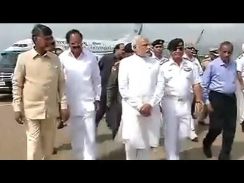 Cyclone Hudhud: PM Modi in Visakhapatnam for aerial survey