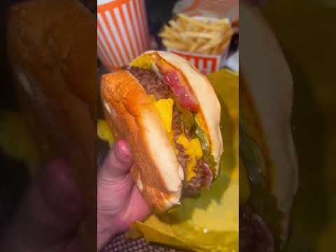 BEST BURGERS IN TEXAS WHATABURGER π₯π₯#shorts #whataburger DOUBLE MEAT DOUBLE CHEESE π