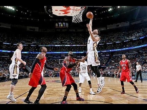 Anthony Davis Scores 29 Points as Pelicans Stop Hawks' Streak